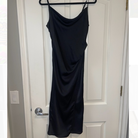 re:named | Dresses | Renamed Slimming Dress Black | Poshmark